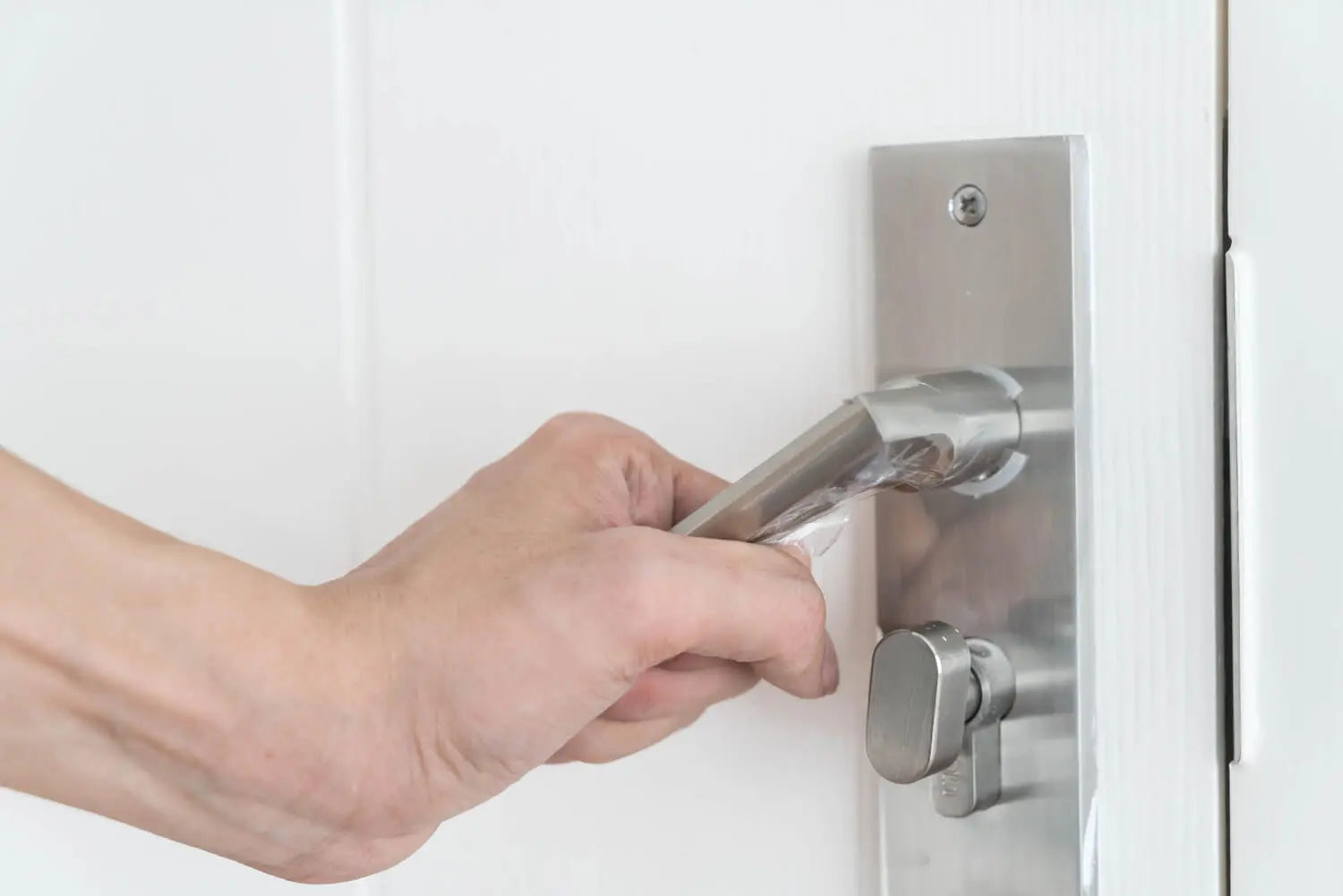 How to Open a Locked Door with a Card: The Real Truth, Smart ...
