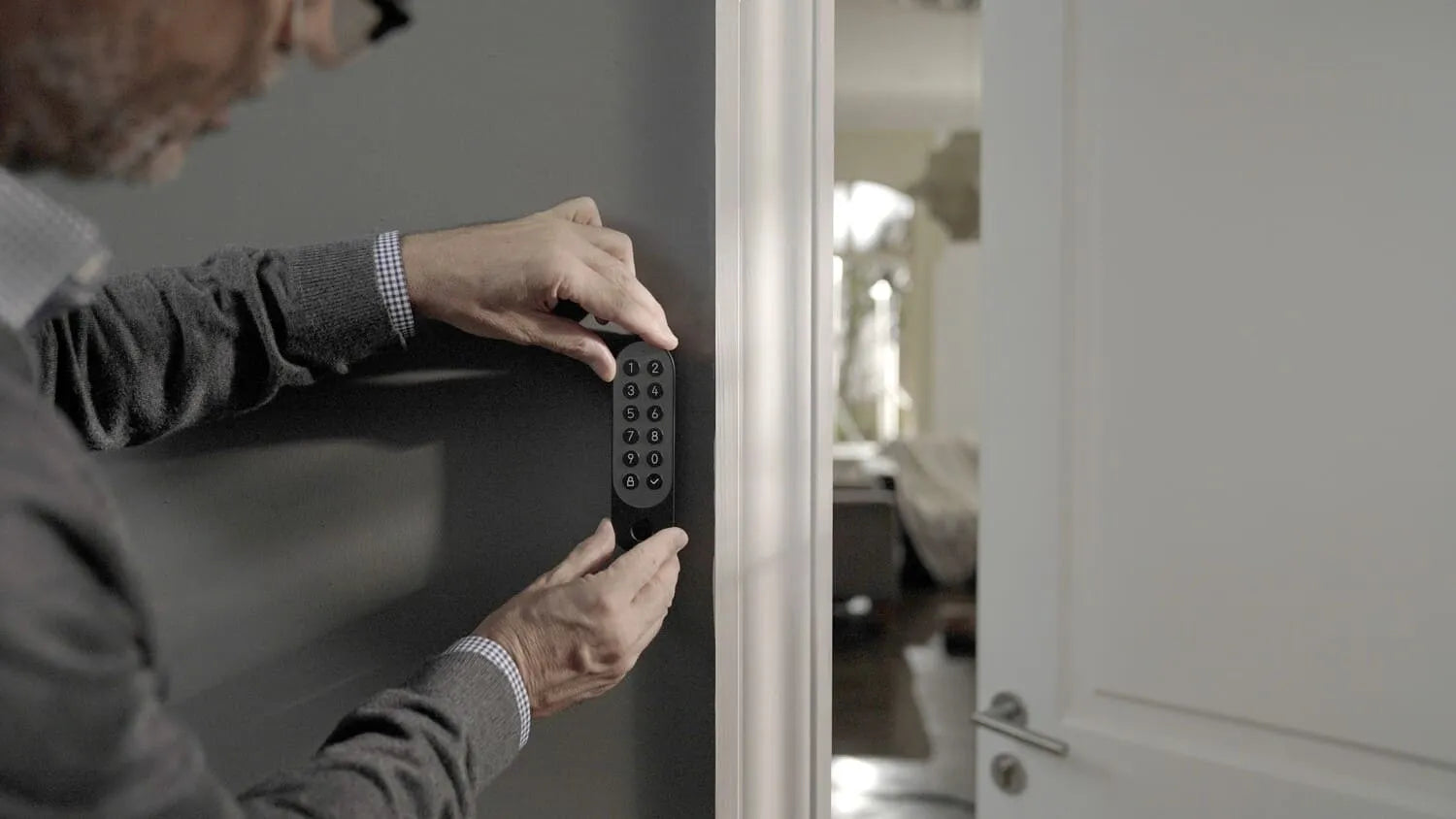 How to Change Battery on Keypad Door Lock: Step by Step Guide 2025 ...